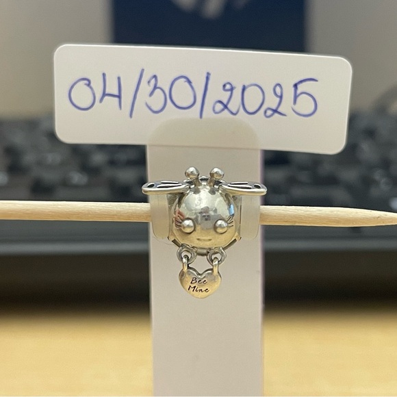 Pandora | Jewelry | Pandora Bee Mine Bee | Poshmark